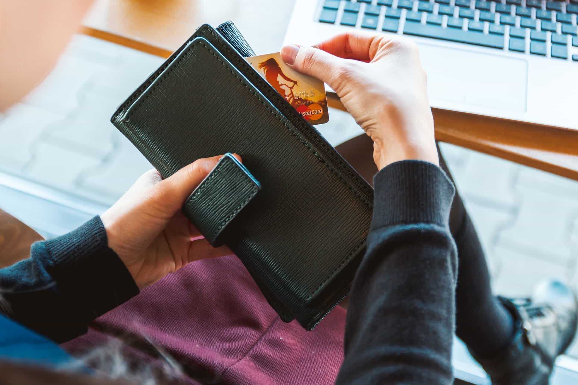 Tips to Better Manage Your Salary | Resumeble Tips to Better Manage Your Salary | Resumeble