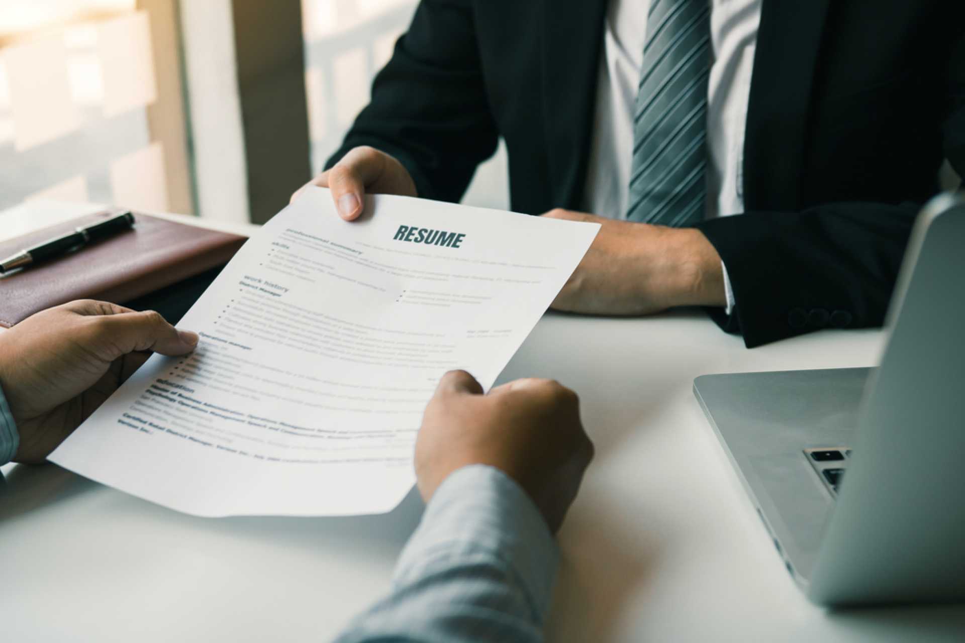 Best Resume Formats: Choose the Right One for Your Career | Resumeble